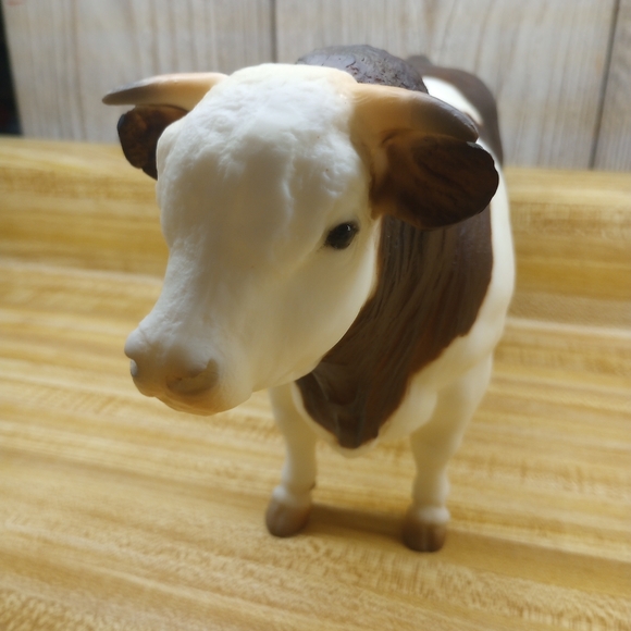Breyer | Accents | Breyer Simmental Bull | Poshmark